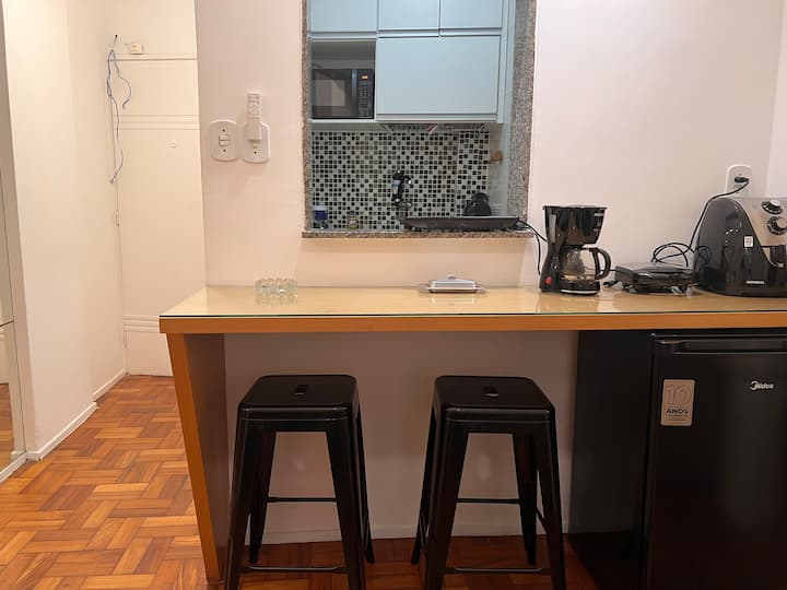 Apto 50 Metros Da Praia Almirante Gonçalves - Rio de Janeiro