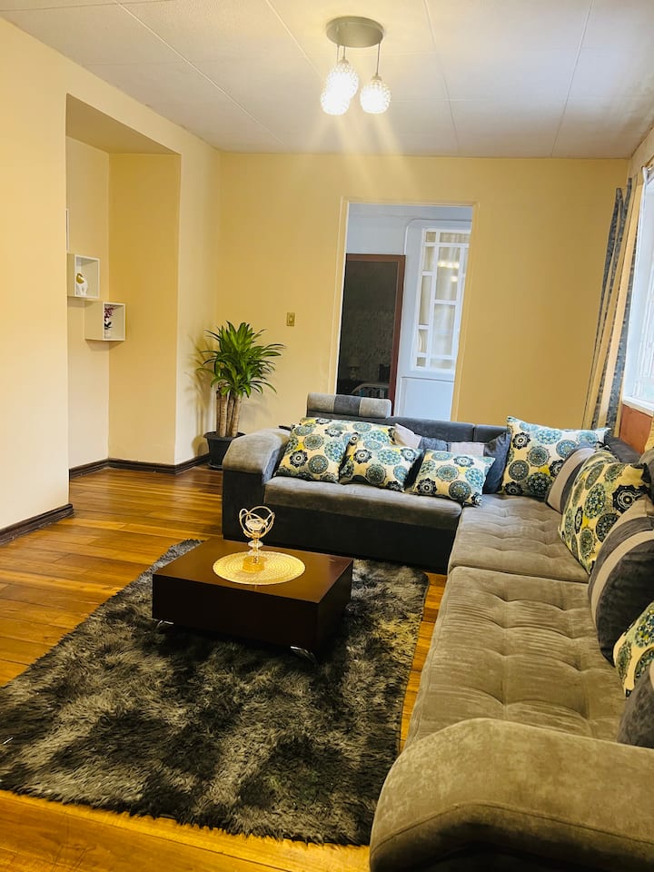 Departamento Amplio Totalmente Amoblado! - Cuenca