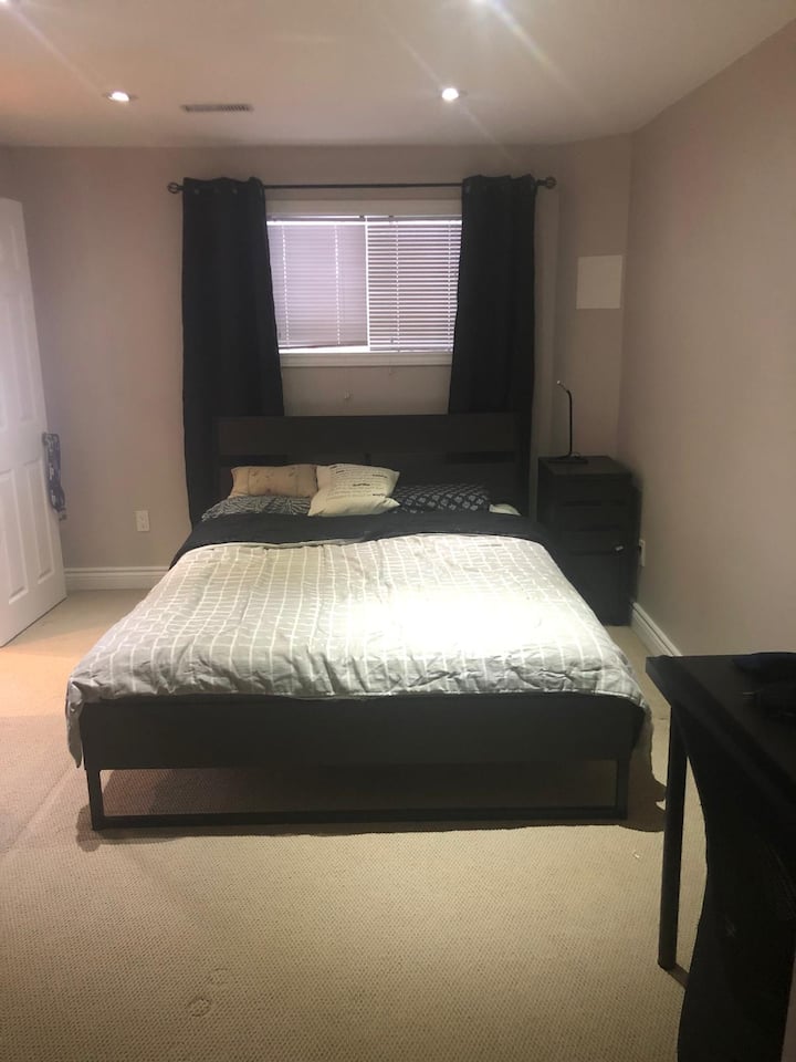 Walkout Basement Apartment In Richmond Hill - Richmond Hill, ON