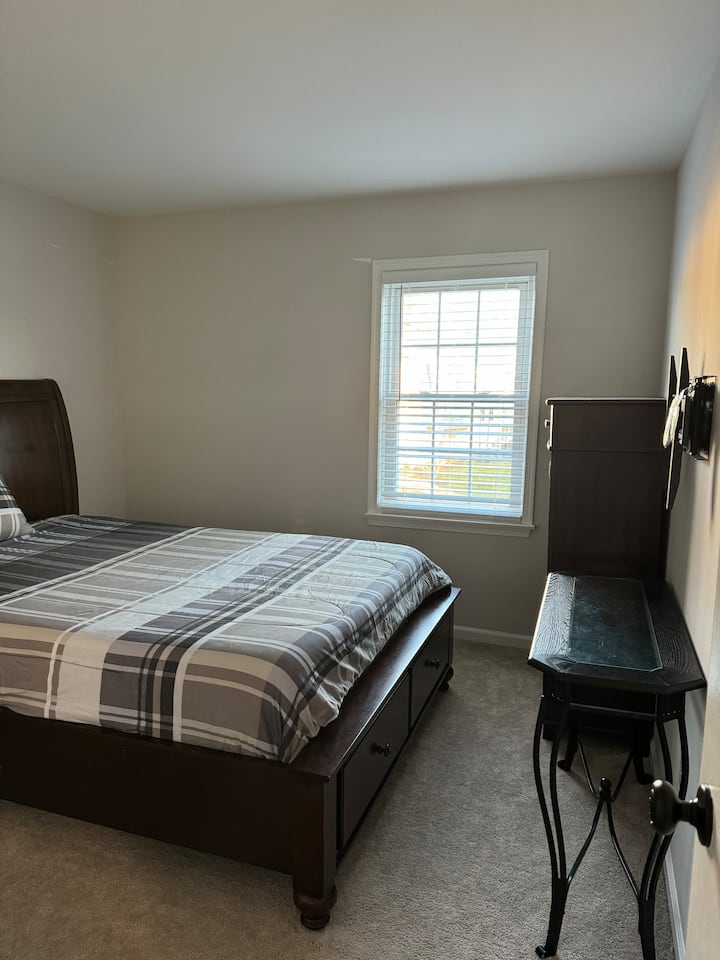 Room Available - Warrenton, VA