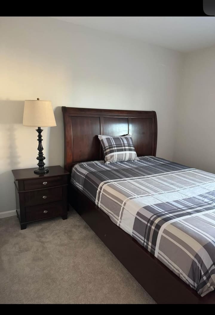 1 Bedroom In Heart Of Warrenton - Warrenton, VA