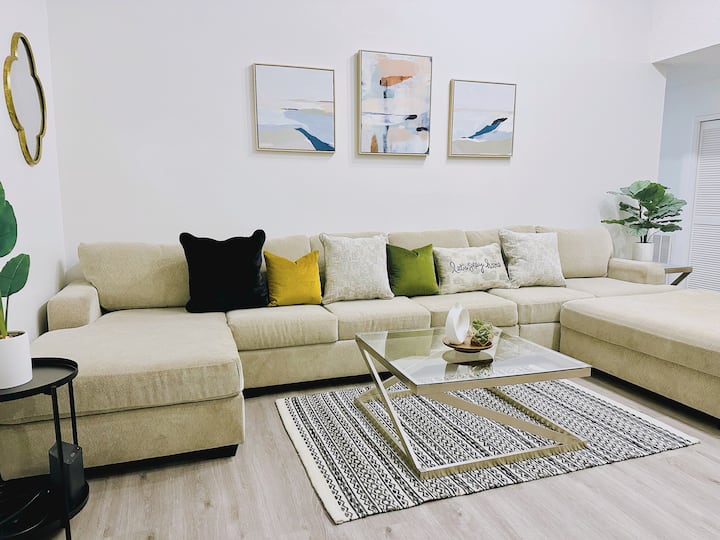 Cozy Spacious Private Bedroom - 8 Min From Strip - Las Vegas, NV