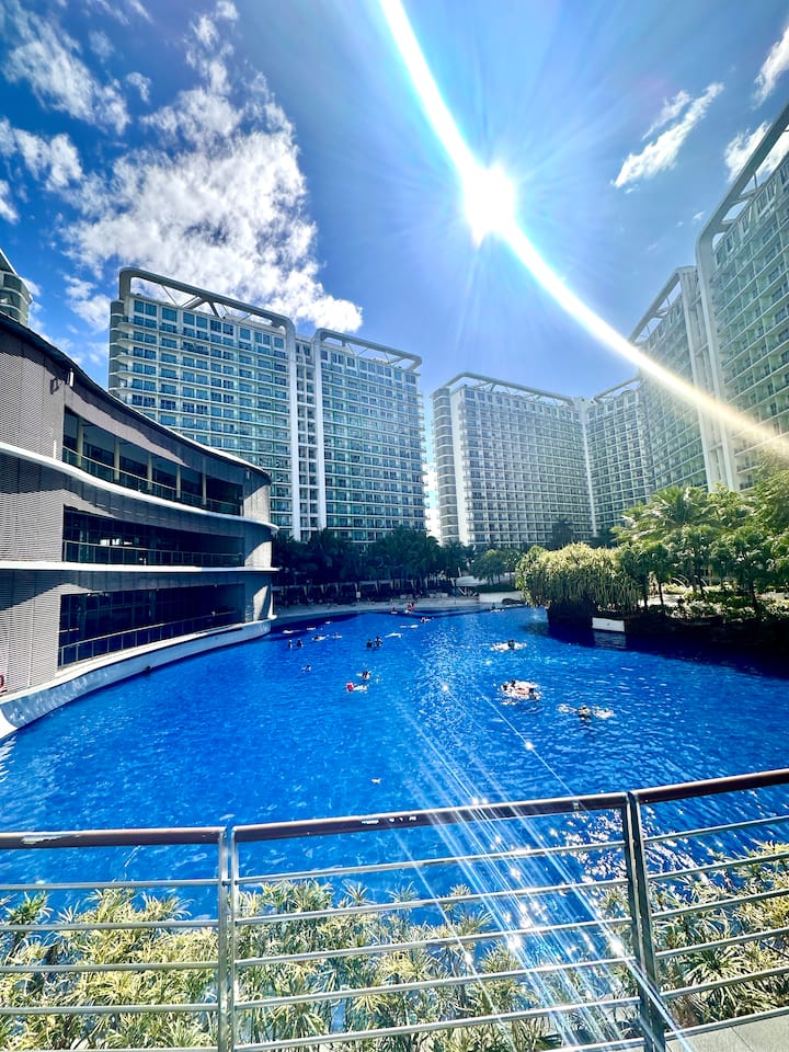 Azure Resort 2br City View Balcony & Free Parking - Parañaque