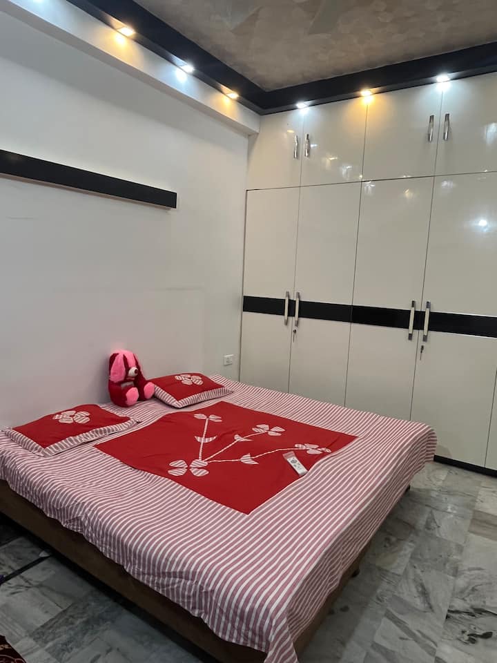 Charming 2bhk Retreat In Kanpur - カーンプル