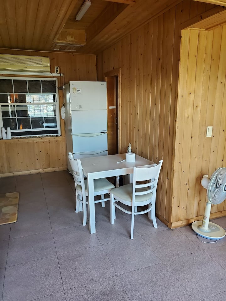 #미스터멘션특례업체#집전체독채#(방4거실2주방2욕실5)천정높고 큼직/ 노래방 바베큐 무료 - Pusan