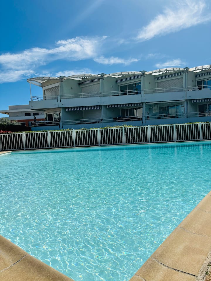 Proche De La Plage Avec Terrasse & Parking Couvert - Cagnes-sur-Mer