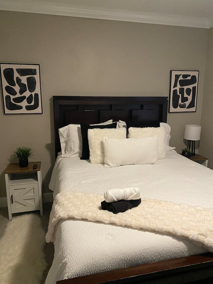 𝐏𝐫𝐢𝐯𝐚𝐭𝐞 𝐠𝐮𝐞𝐬𝐭 𝐬𝐭𝐮𝐝𝐢𝐨 𝐢𝐧 𝐁𝐫𝐚𝐧𝐝𝐨𝐧 𝐅𝐋 - Brandon, MB