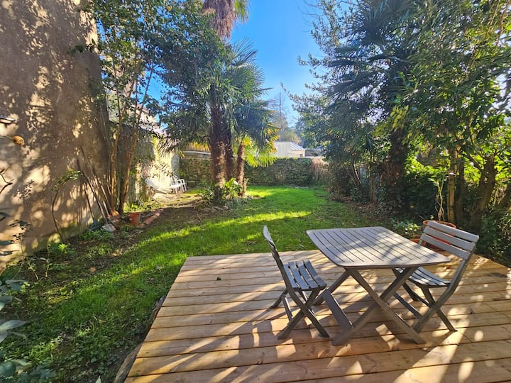 Proche Centre
Calme
Jardin Privé - Nantes