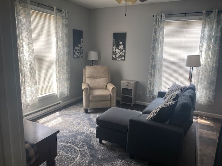 Centrally Located 1 Bedroom Apt - Terre Haute, IN