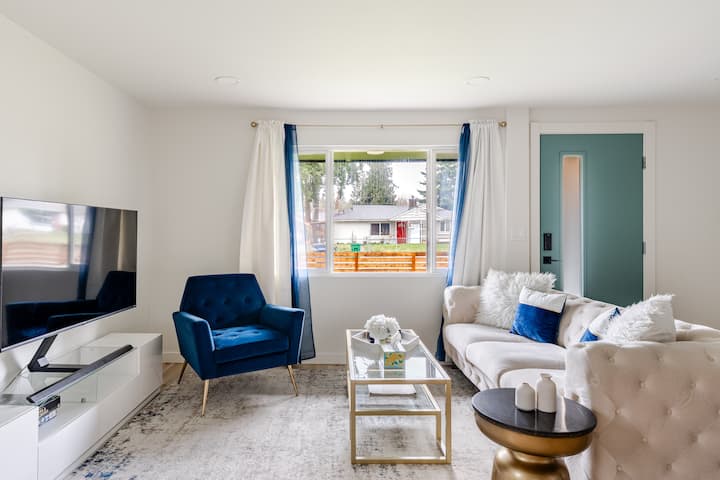 The Blue House At Mountlake - Shoreline, WA