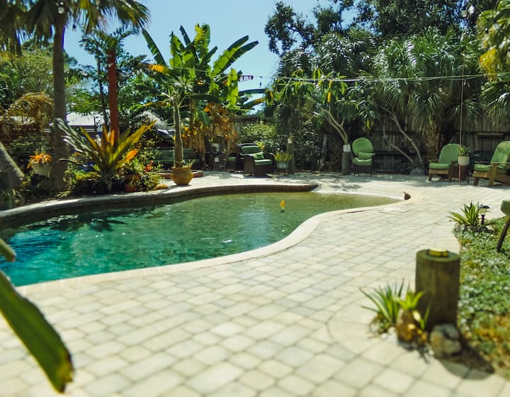 Daze Inn Between - Lagoon Pool + Beach Ferry ½ Mi - Venice, FL