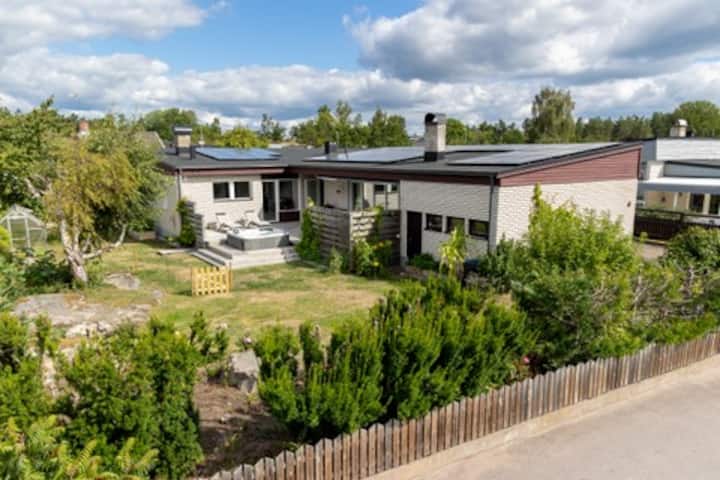 Stort Hus Med Trevlig Uteplats - Oskarshamn