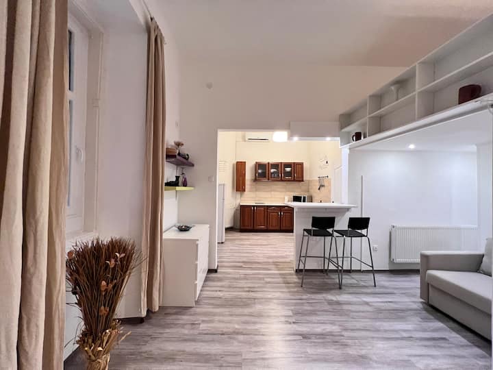 Central Loft Apartment With Freewifi/ac/4ppl - Budapest