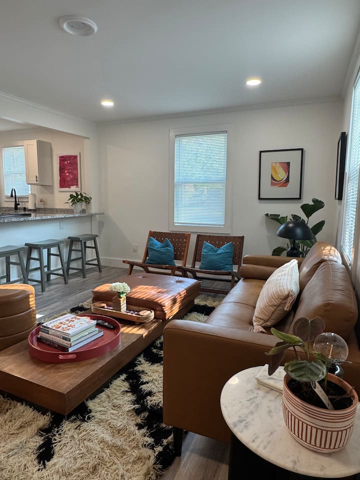 Chic Cozy Cottage On The Corner - Chapel Hill, NC
