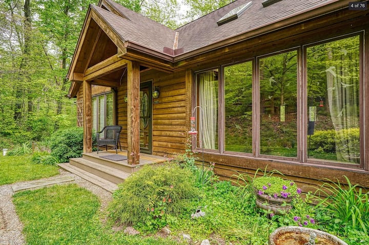 Jake’s Lodge | Hot Tub | Sleeps 10 | Hocking Hills - Hocking County, OH
