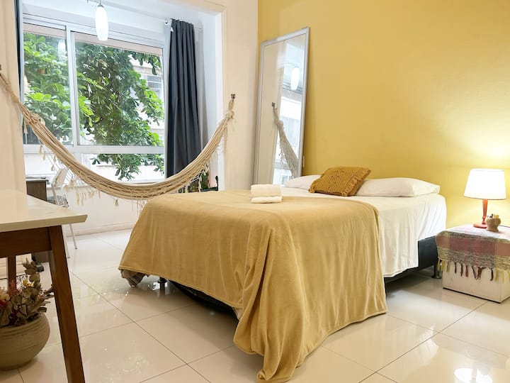 Apto Na Quadra Da Praia Em Copacabana - Posto 5! - Rio de Janeiro