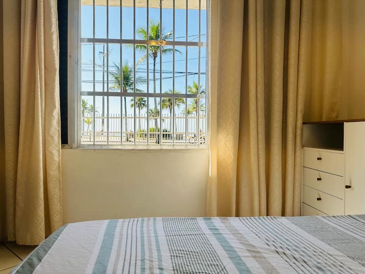Apto Pé Na Areia +Vista Mar+ar Cond-2 Dorm+wifi - Praia Grande