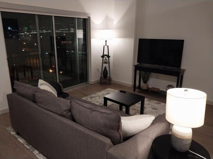 Simply Comfortable 1 Bedroom Downtown Condo - Nashville, TN
