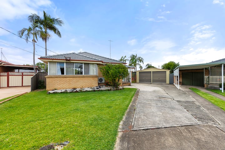 Cosy 4 Bdr -Perfect For Work Crews And Families - Kingswood