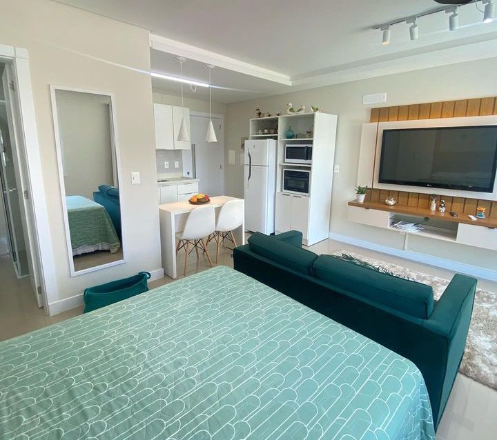 Apto Loft mobiliado e decorado a 50mts do mar - Airbnb