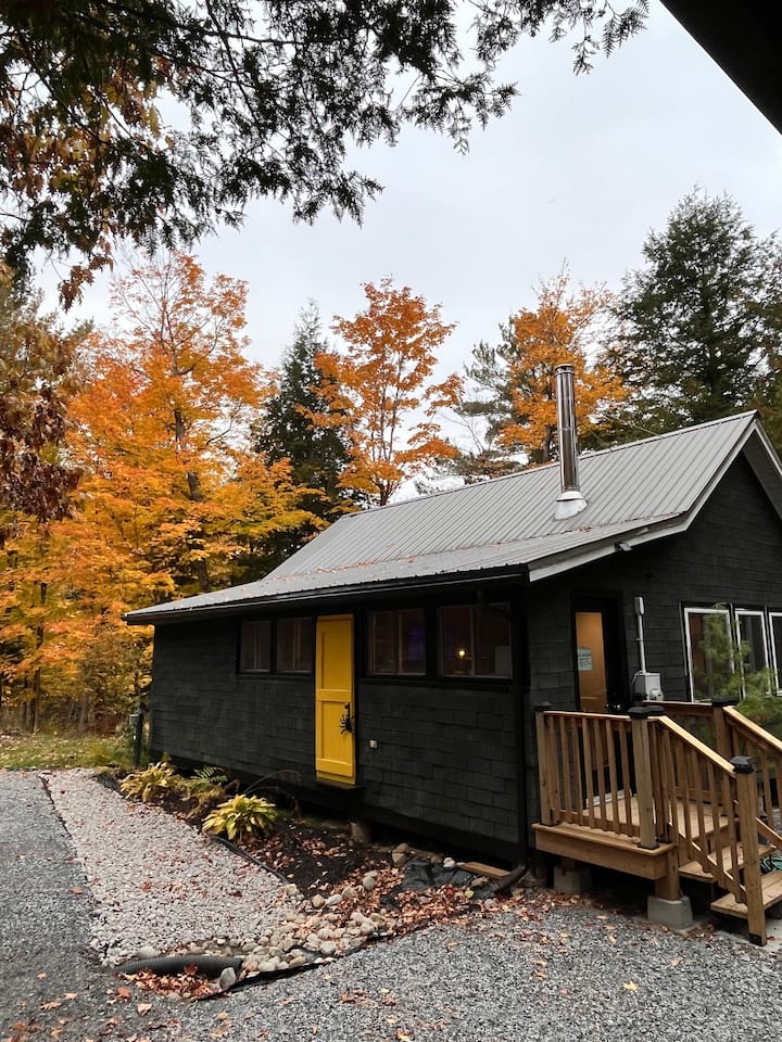 Rustic Muskoka Lakehome With Modern Charms - Huntsville