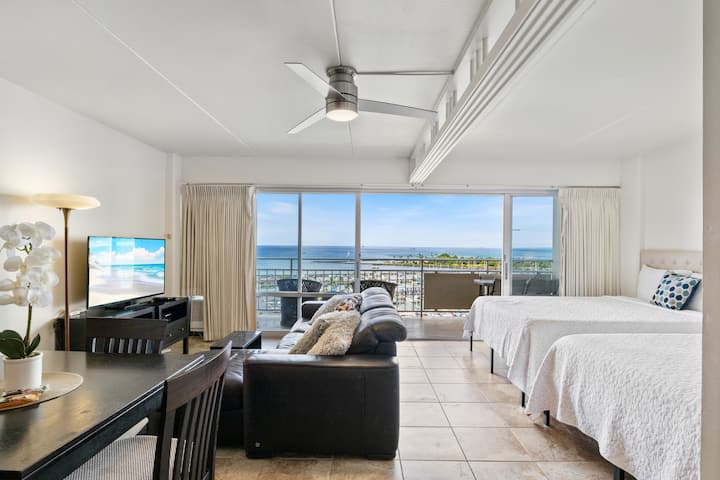 Oceanview Ilikai Condo Free Parking/pool -Sleeps 6 - Honolulu