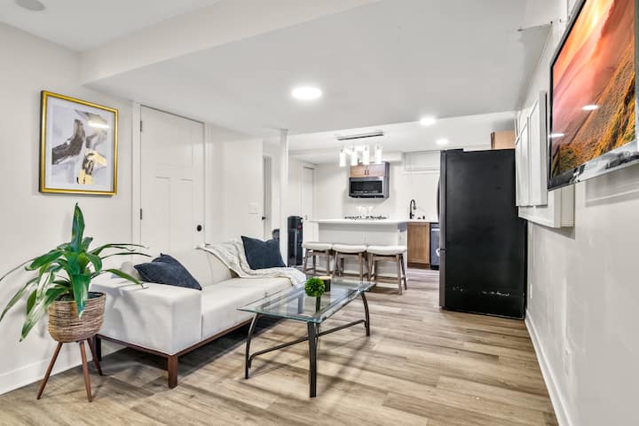 Brand New! Private And Modern 2br Unit - Edina, MN