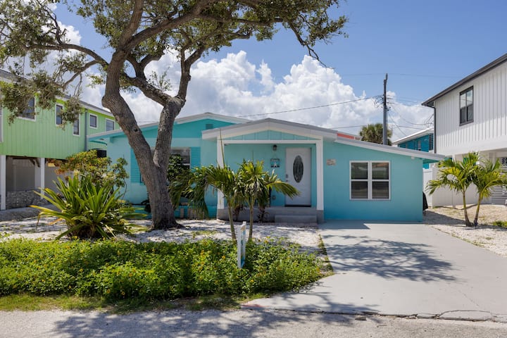 Mermaid Cove On Fort Myers Beach - Fort Myers Beach, FL