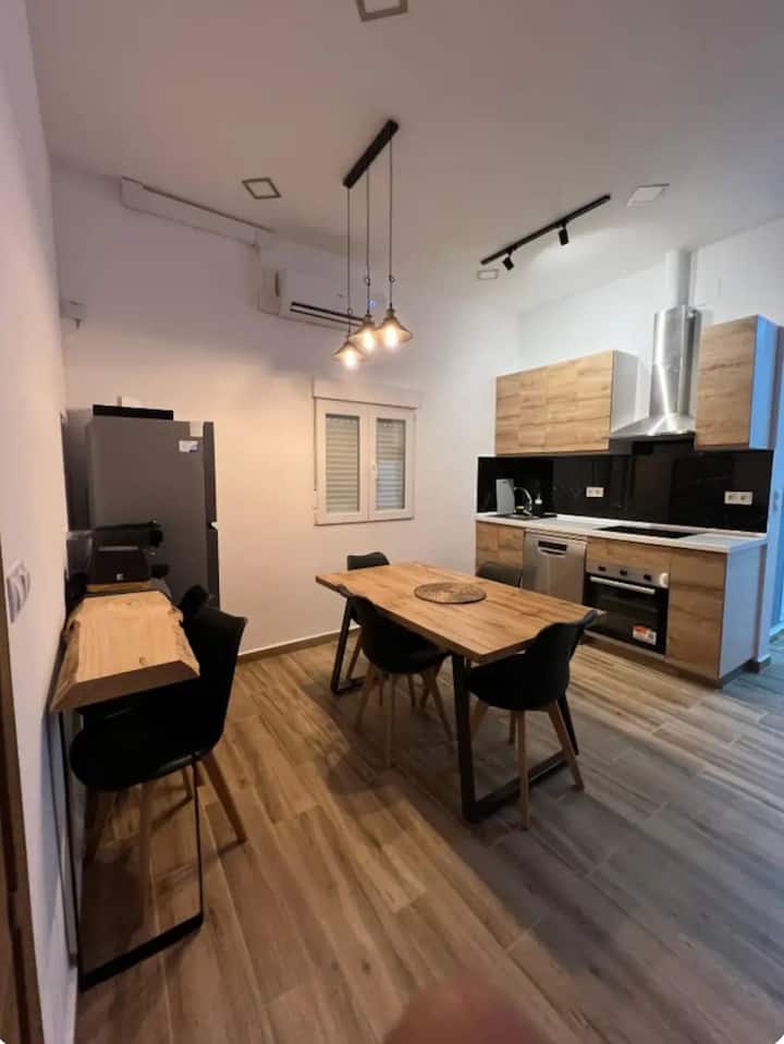 Tu Oasis Urbano: Luminoso Y Totalmente Equipado - Badalona