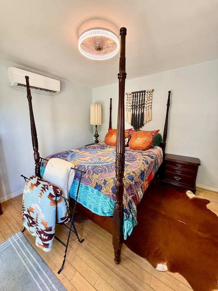 Peaceful Artsy Cottage W Garden By Park/shop/restr - Burbank, CA