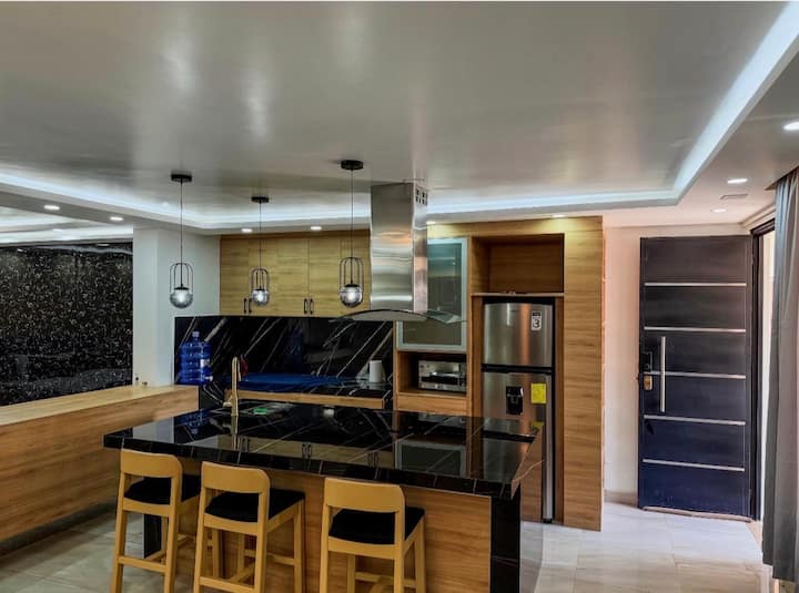 *Mountain Oasis* - Banos