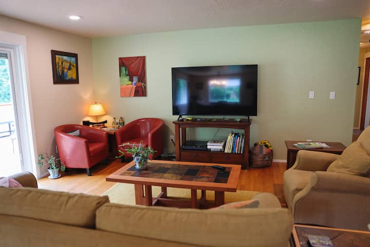 Bow Edison Forest Escape. Hot Tub. Dog Friendly - Sedro-Woolley, WA