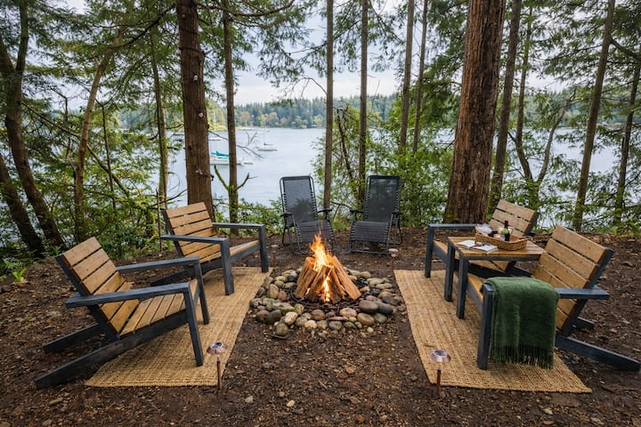 Private Beach Access | Fire Pit | Sleeps 6 - Bremerton, WA