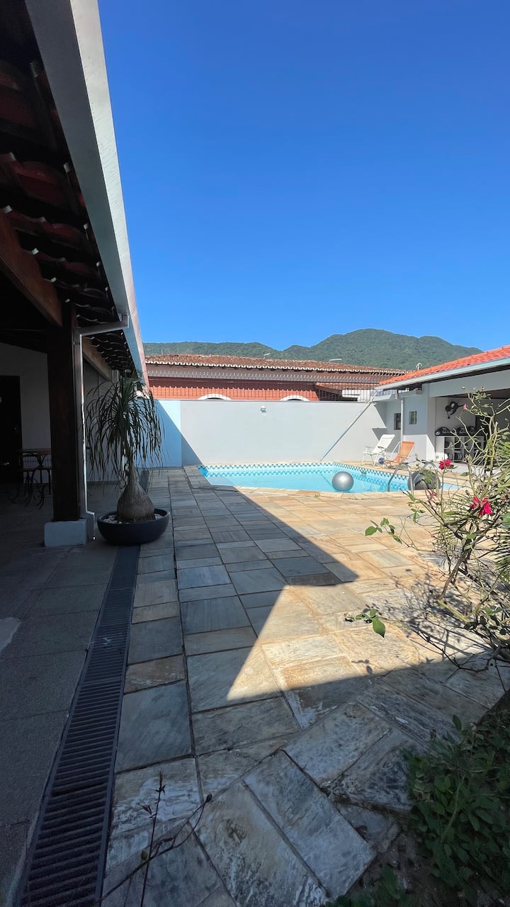 Casa 30m Da Praia | Piscina + Churrasqueira - São Sebastião