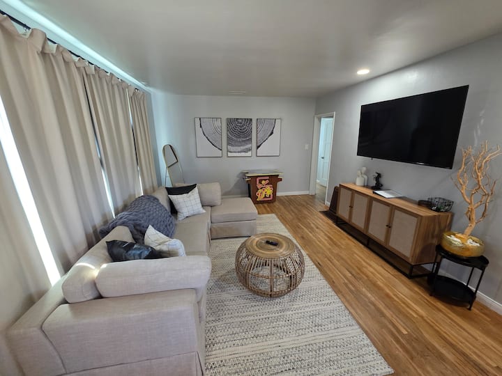 Modern Cozy 2 Bedroom - San Bernardino, CA