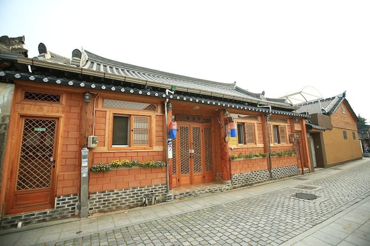 #한옥마을 #경기전 #오목대 #향교 전체대관독채 - Jeonju-si
