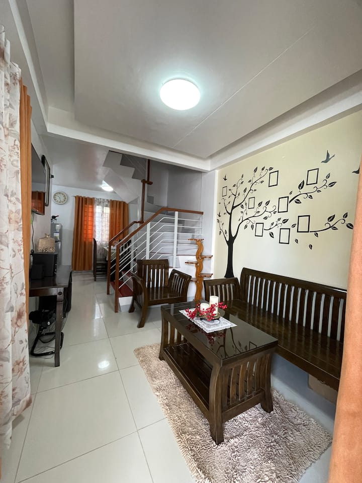 Home In Tagaytay With Parking - Tagaytay