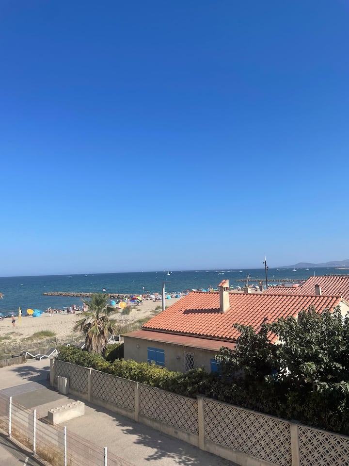 T2 Moderne Vue Mer Et Montagne Face à La Plage - Saint-Cyprien