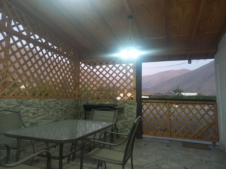 Cabaña Con Piscina - Vicuña