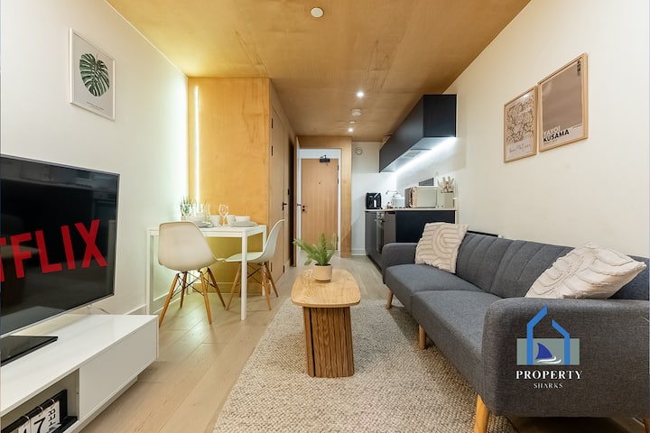 10% Off Midweek Stay | Terrace • Balcony • Parking - Manchester