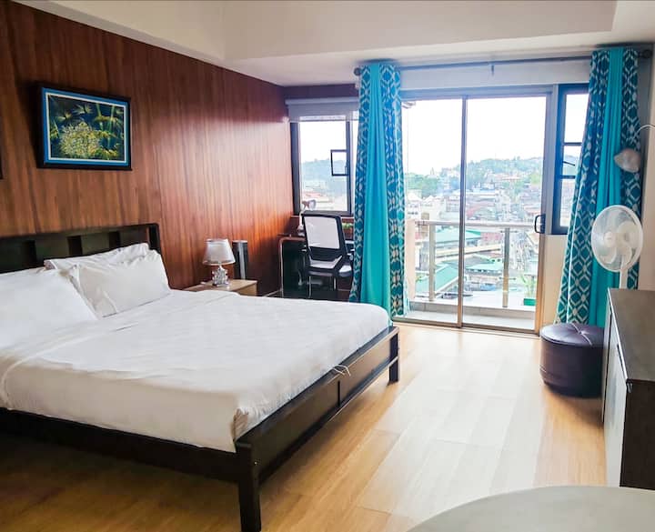Cedar Peak Condominium W/ Balcony - Baguio
