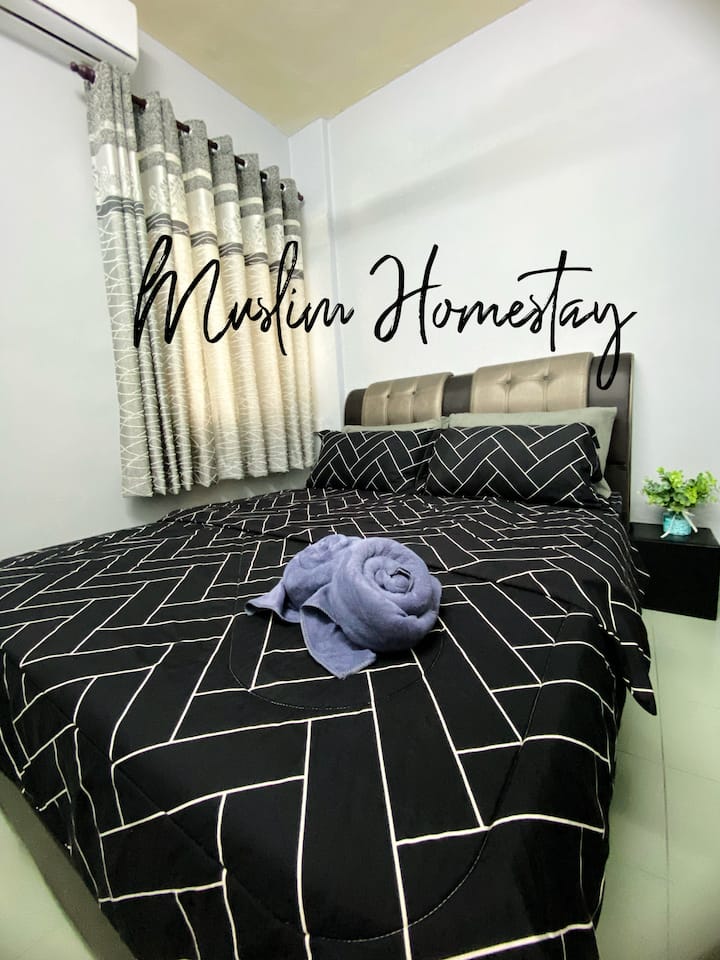 100% Muslim Homestay (Gf Level-pool Front) 3br* - Pasir Panjang