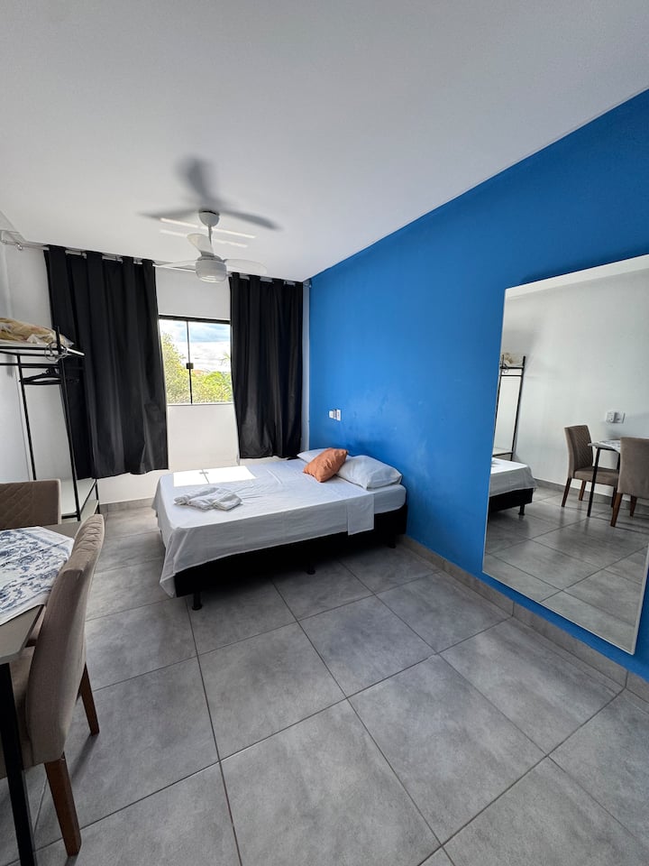 Flat Confortável Próx Da Uel/puc C/estacionamento - Londrina