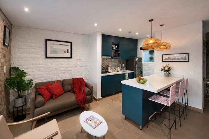 Chic Apartment With Private Terrace In San Antonio - Colombia