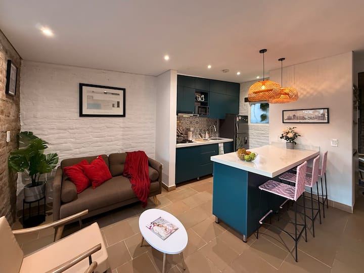 Chic Apartment With Private Terrace In San Antonio - Cali