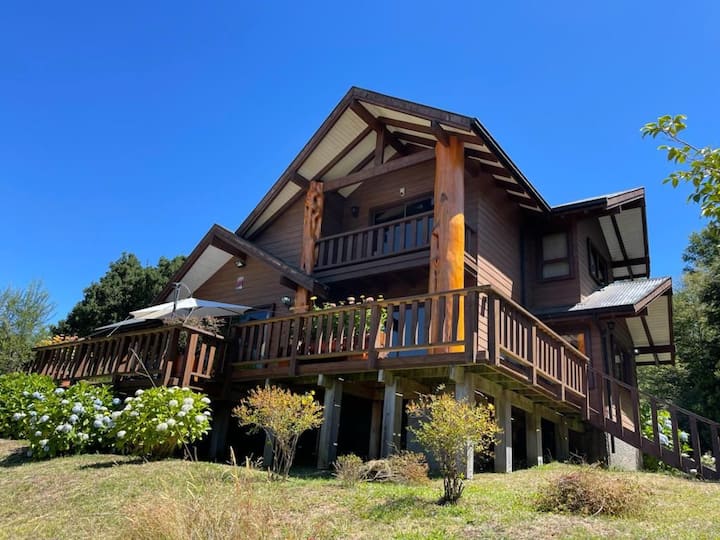 Espectacular Casa Con Piscina En Pucón - Pucón