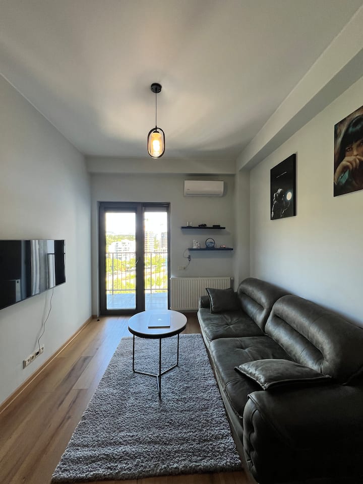 Riverside Apartment With Jacuzzi - Tbilisi