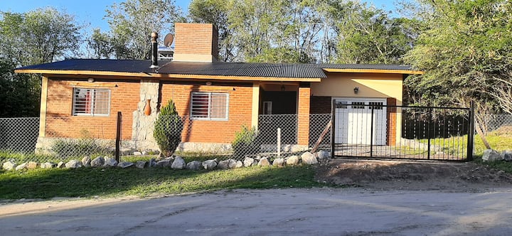 Casa Entre Cosquín Y La Falda - Cosquín
