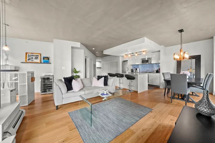 Dt Vancouver 2br Free Parking 10-min Walk Bc Place - Vancouver