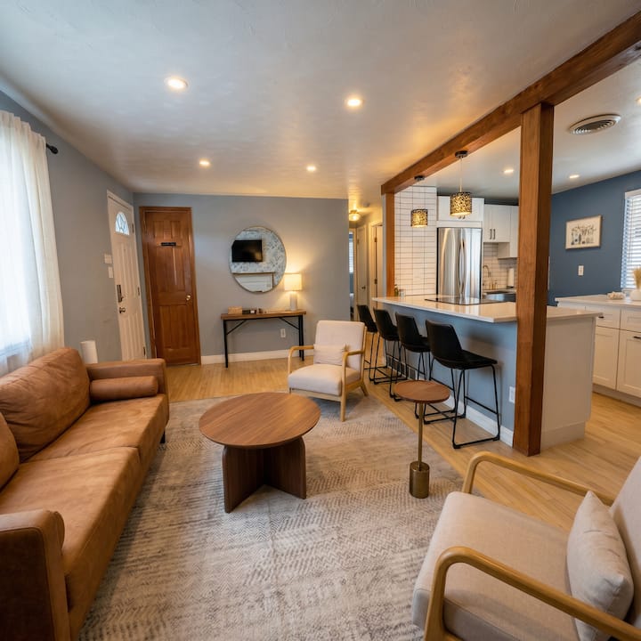 4bed 8 Guests - Bbq & Outdoor Court Fun - Denver, CO